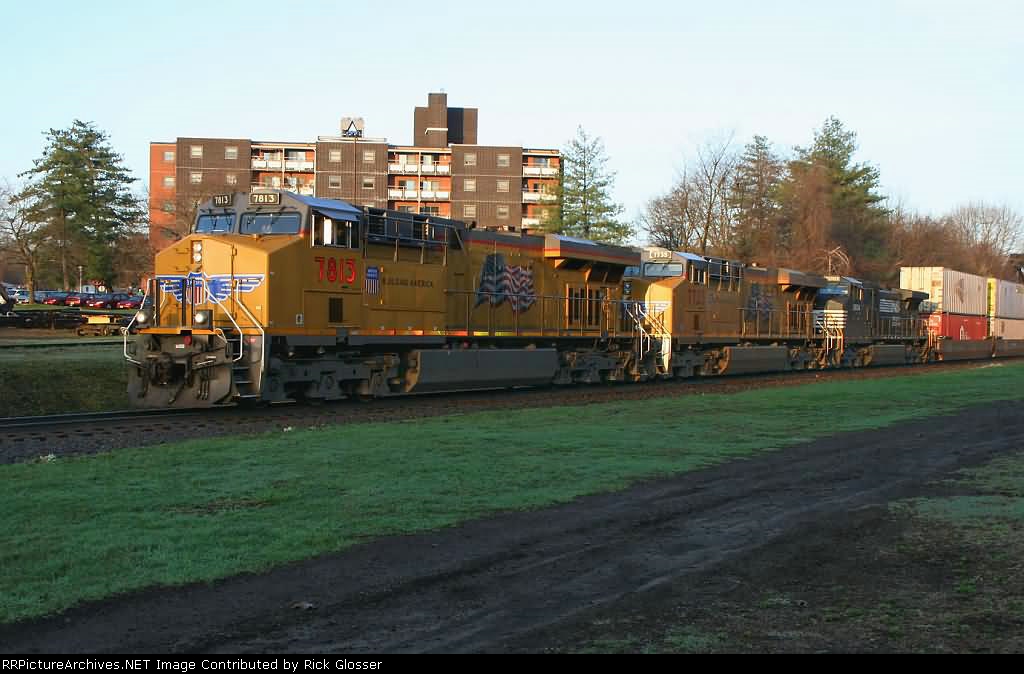 UP Power On 214 At Sunrise This Morning @ 0717 hrs